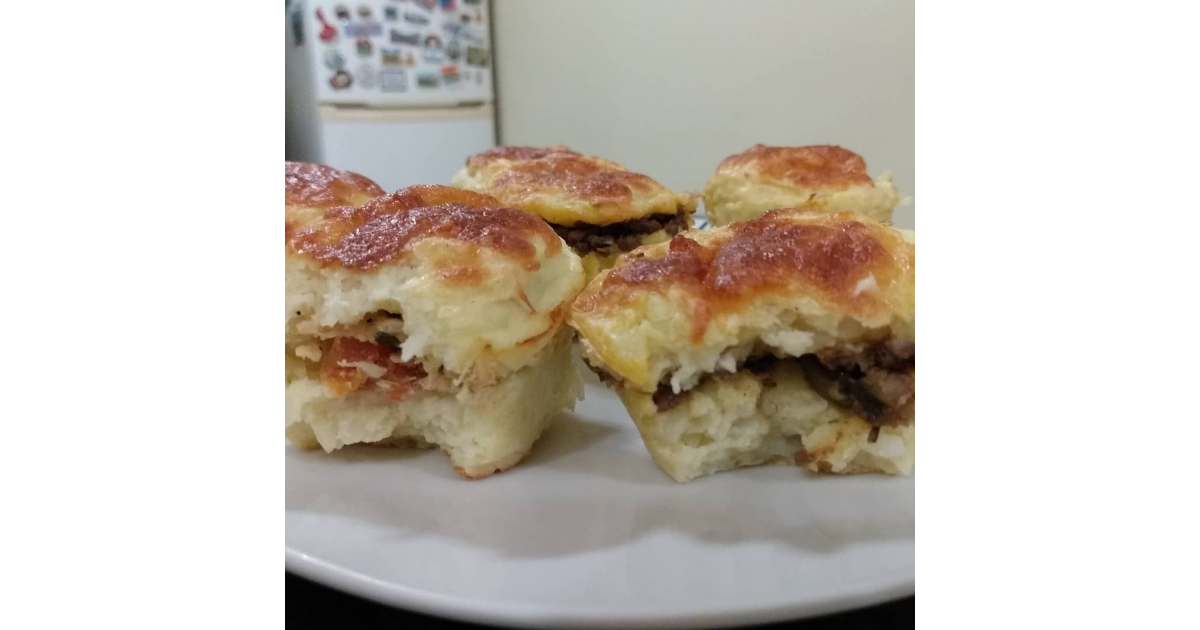Bolinho de batata recheado assado | Lets Cozinha